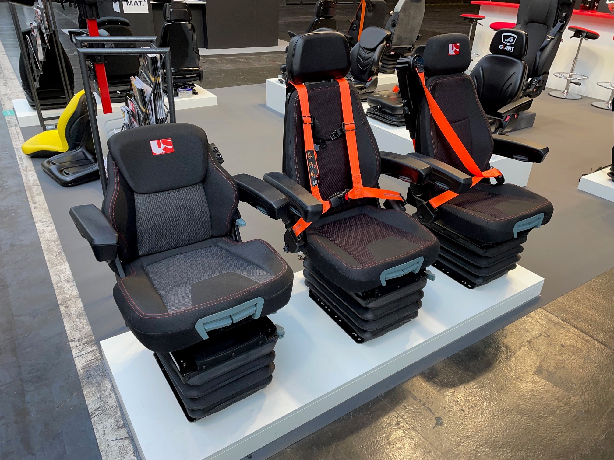 Intermat product news – Highlander Pro with 3- & 4-point seat belts » UnitedSeats.com